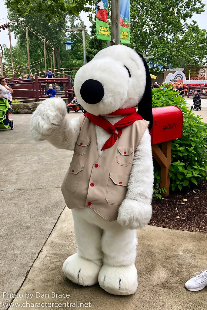 Snoopy | Costumed Characters Wiki | Fandom