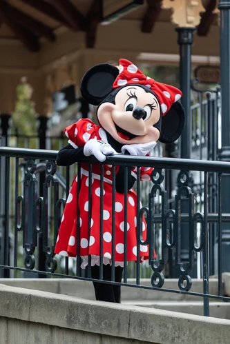 Minnie Mouse | Costumed Characters Wiki | Fandom