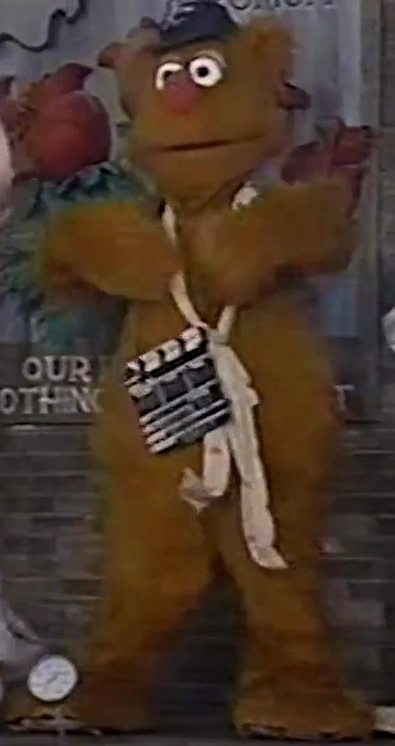 Fozzie Bear | Costumed Characters Wiki | Fandom
