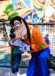 Goofy | Costumed Characters Wiki | Fandom