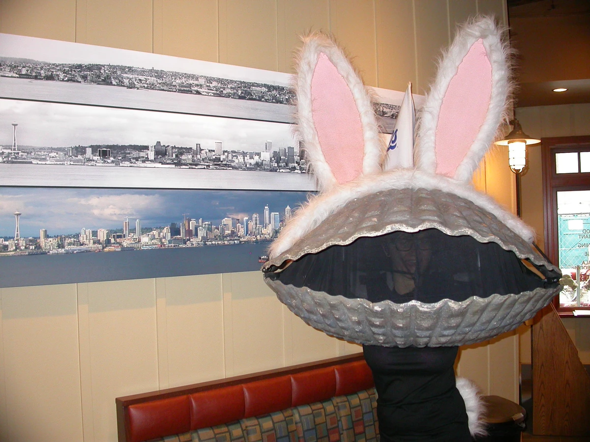 Ivar's Clam | Costumed Characters Wiki | Fandom