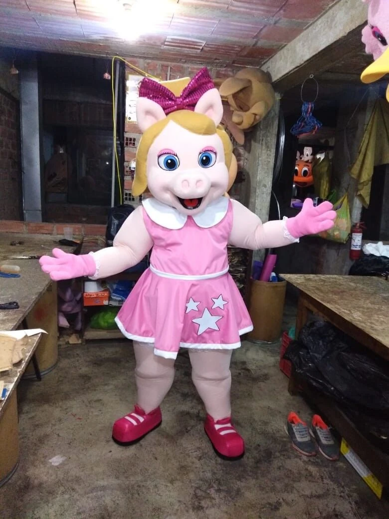 Miss Piggy | Costumed Characters Wiki | Fandom