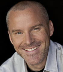 Roger Craig Smith | Critical Role Wiki | Fandom