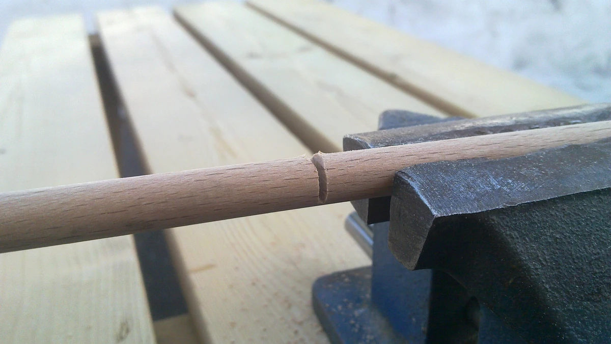 Attaching socketed boltheads to the shaft | Crossbow Building Wiki | Fandom