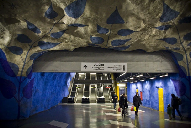 Crying Metro Station