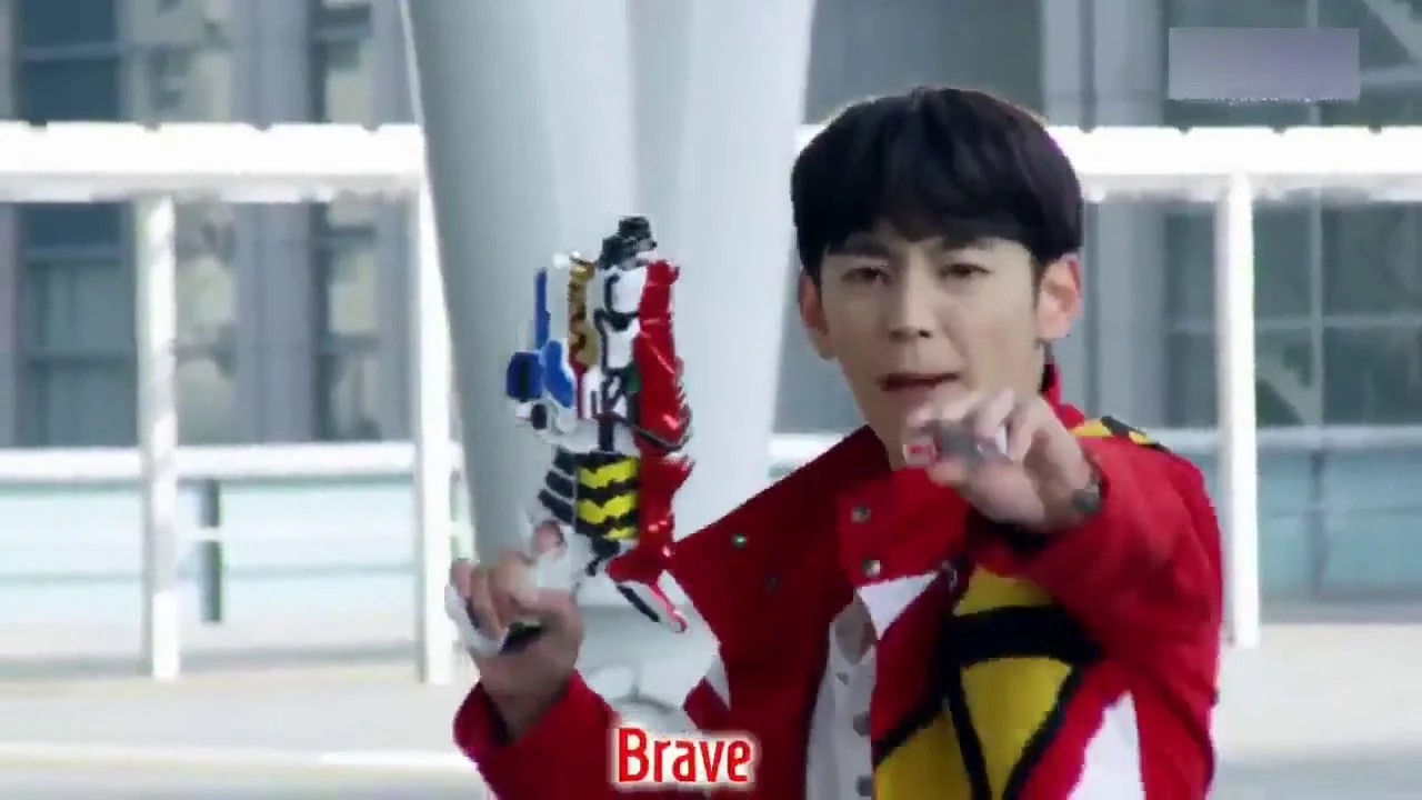 Comparison between Kyoryuger Red and Power Ranger Dino Force Brave | Fandom