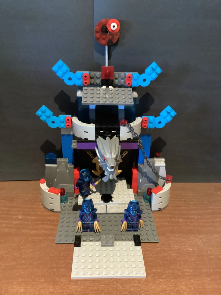 EVERYBODY! Come look at some awesome Ninjago stuff my brother built ...