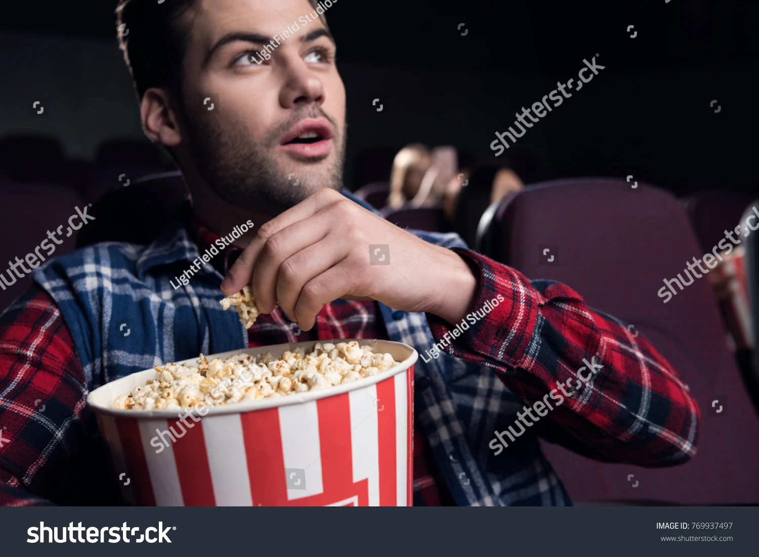 Me getting ready popcorn after seeing a locked post on HP with 60 ...