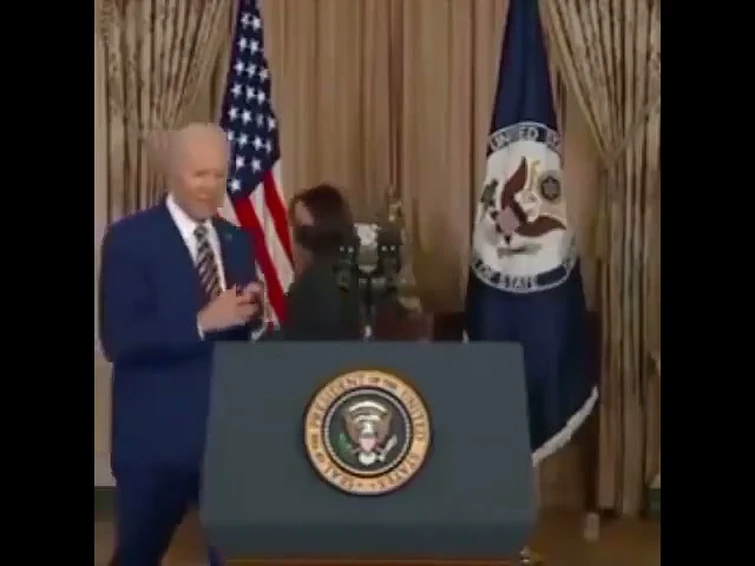 When Ukanlos (and Akantor IG) aren't in a 5th gen game yet: | Fandom