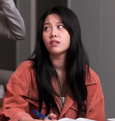 Can we just change Vicky profile pic to this I don’t know how to change ...