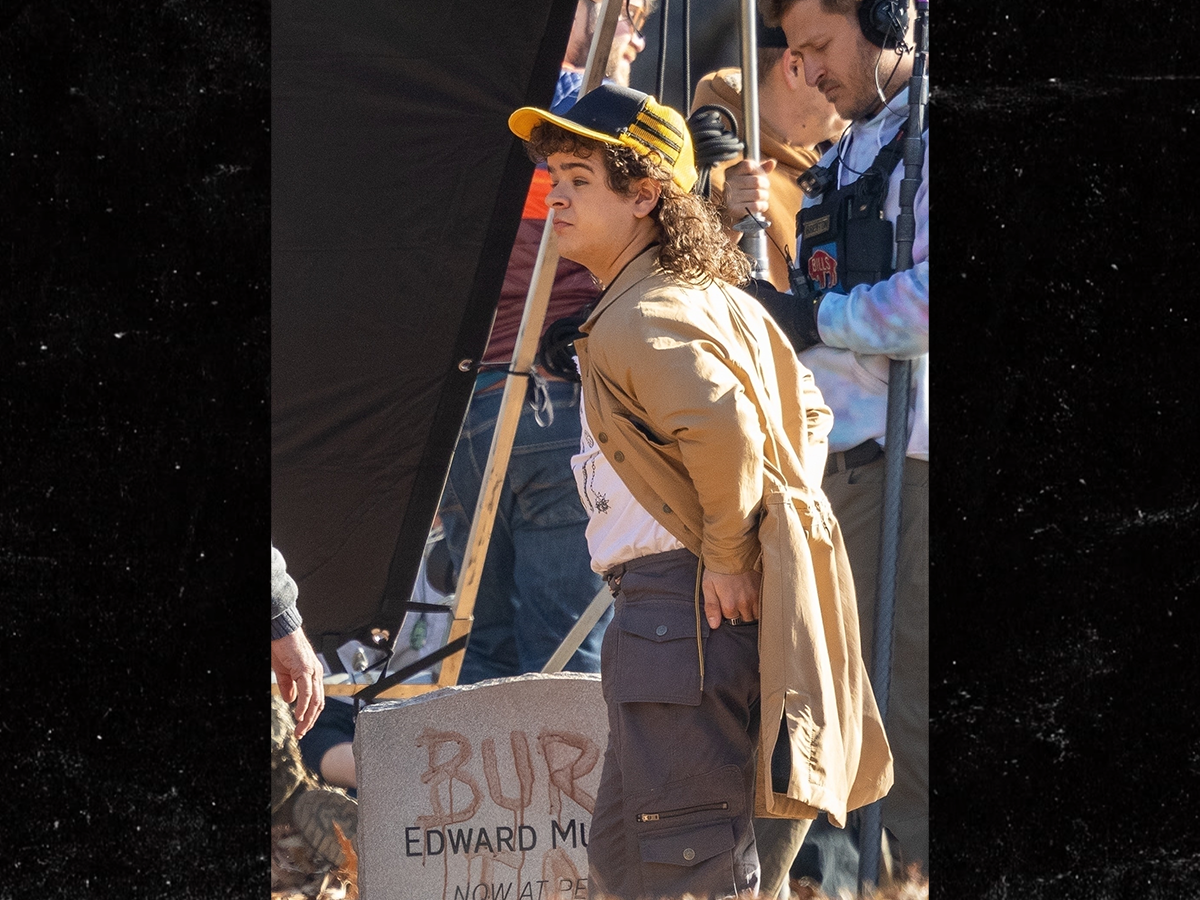 PHOTO FROM SET - DUSTIN AT EDDIE'S GRAVE | Fandom