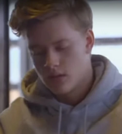 Tom (student) | D5R wiki | Fandom