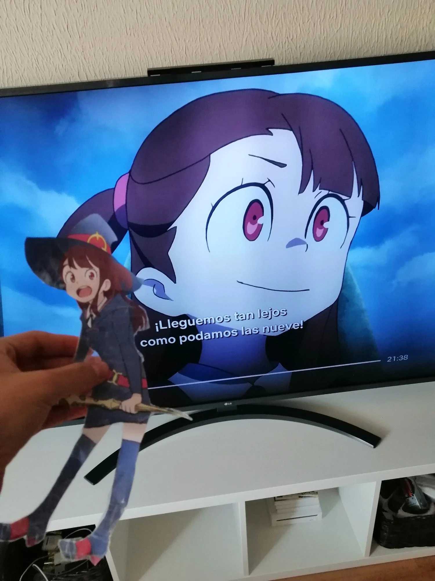 Akko en su programa de televisión | Fandom