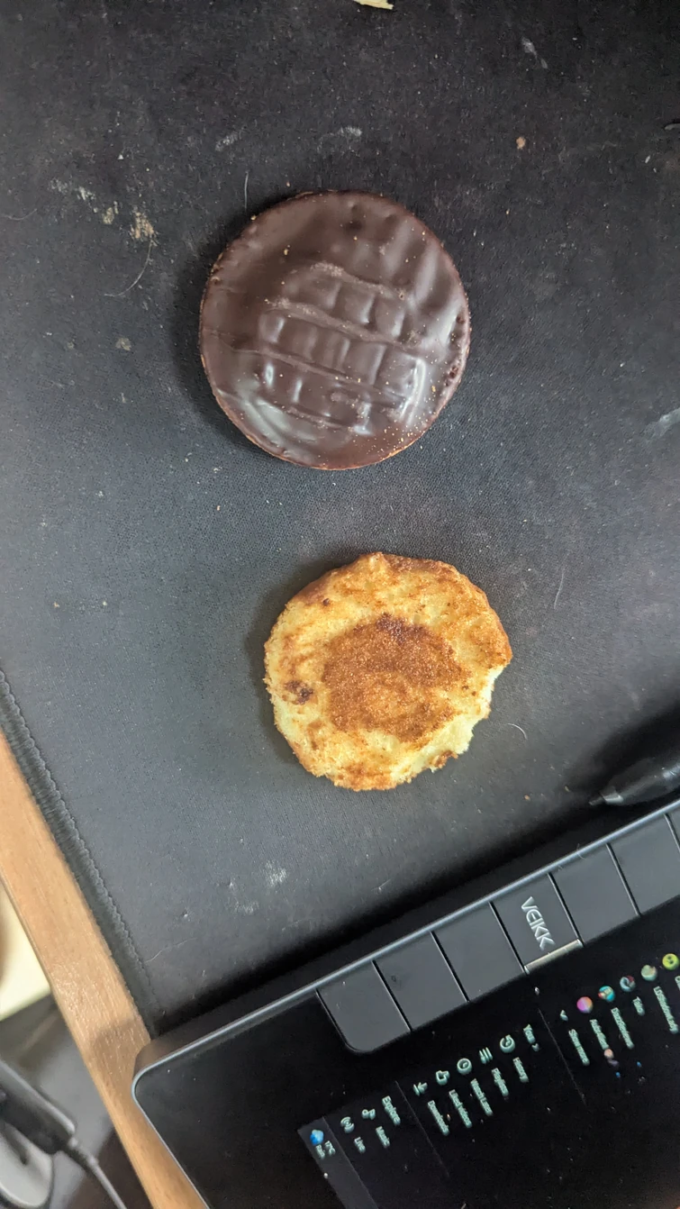 Am I the only one to eat jafa cakes like this | Fandom