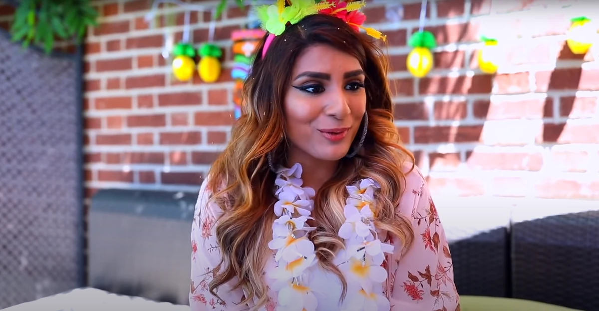 Tia | Dan & Riya Wiki | Fandom