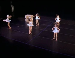 Moms Trapped Group Dance Costuume