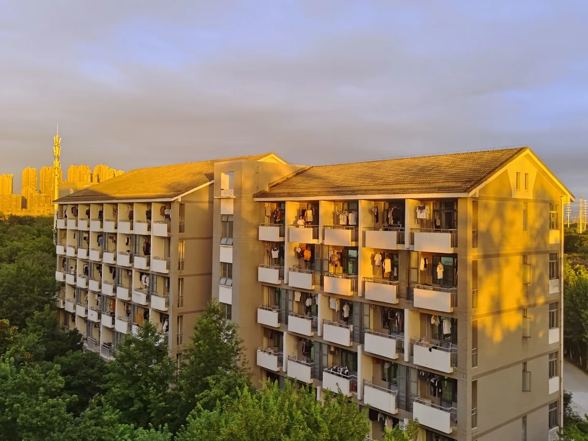 Ghost U: "大学" | Darkrooms Wiki | Fandom