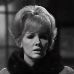 barbara steele dark shadows