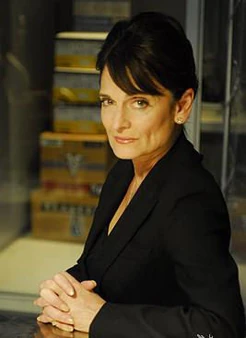 Angela Petrelli (Heroes) | Database of Superheroes/Villains and their ...