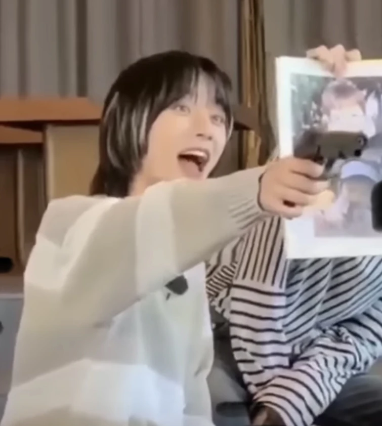 I Am collecting images of K-pop idols with guns | Fandom