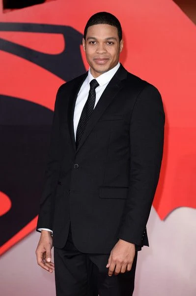 Aisteoir Ray Fisher Ray Fisher Latest News, Breaking Stories And