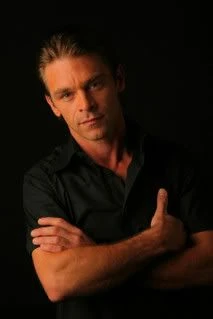 Ian Tracey | DC Extended Universe Wiki | Fandom