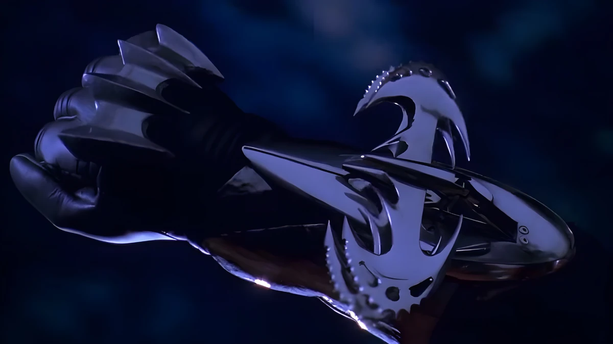 Wrist-mounted grappling hook (Earth-95) | DC Dimensionalverse Wiki | Fandom