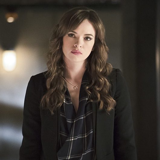Caitlin Snow Erde Eins Arrowverse Wiki Fandom