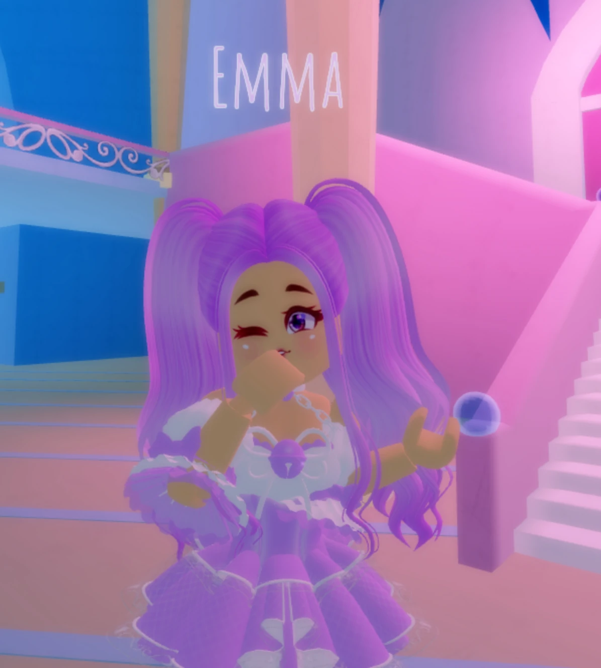 Small photo shoot with my new oc, Emma!