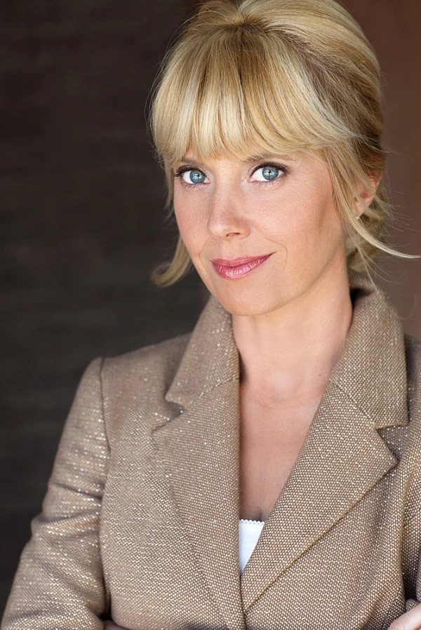 Sirena Irwin | DC Animated Movie Universe Wiki | Fandom