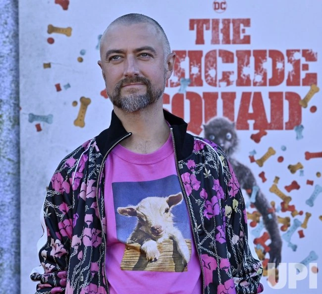 Sean Gunn | DC Extended Universe Wiki | Fandom