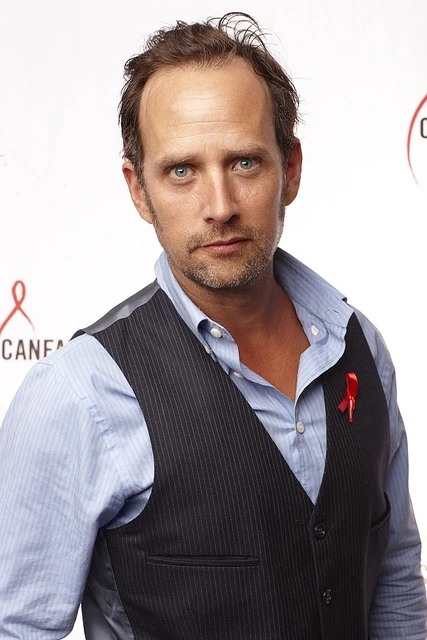 Robert Moloney | DC Extended Universe Wiki | Fandom