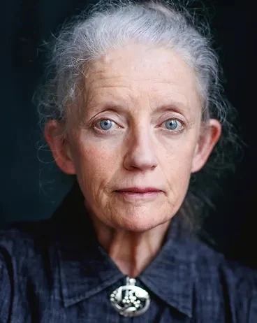 Sue Maund | DC Extended Universe Wiki | Fandom