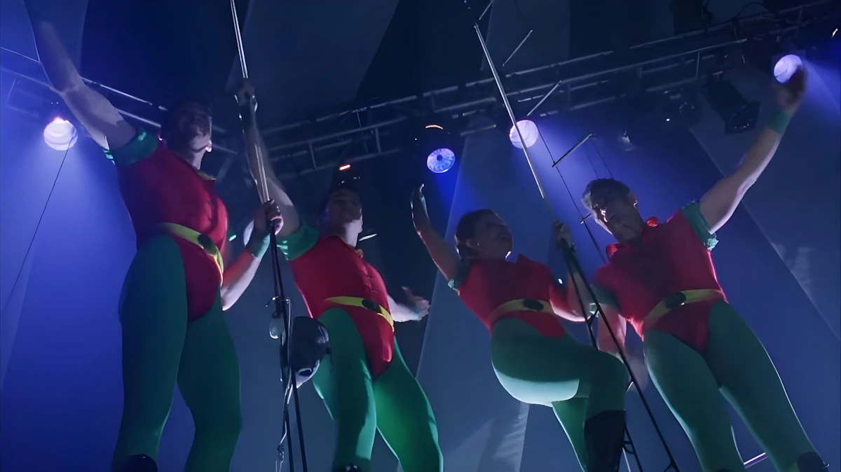 Flying Graysons (Burtonverse) | DC Movies Wiki | Fandom