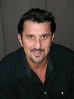 Ray Siegle | DC Movies Wiki | Fandom