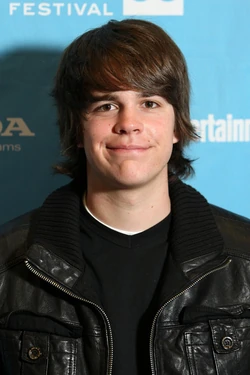 Johnny Simmons | DC Movies Wiki | Fandom