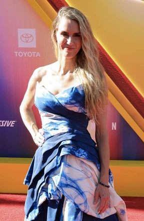 Beth Mickle | DC Universe Wiki | Fandom