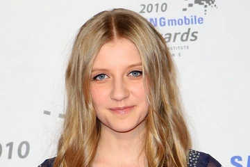 Poppy Lee Friar | Dead Gorgeous TV show Wiki | Fandom