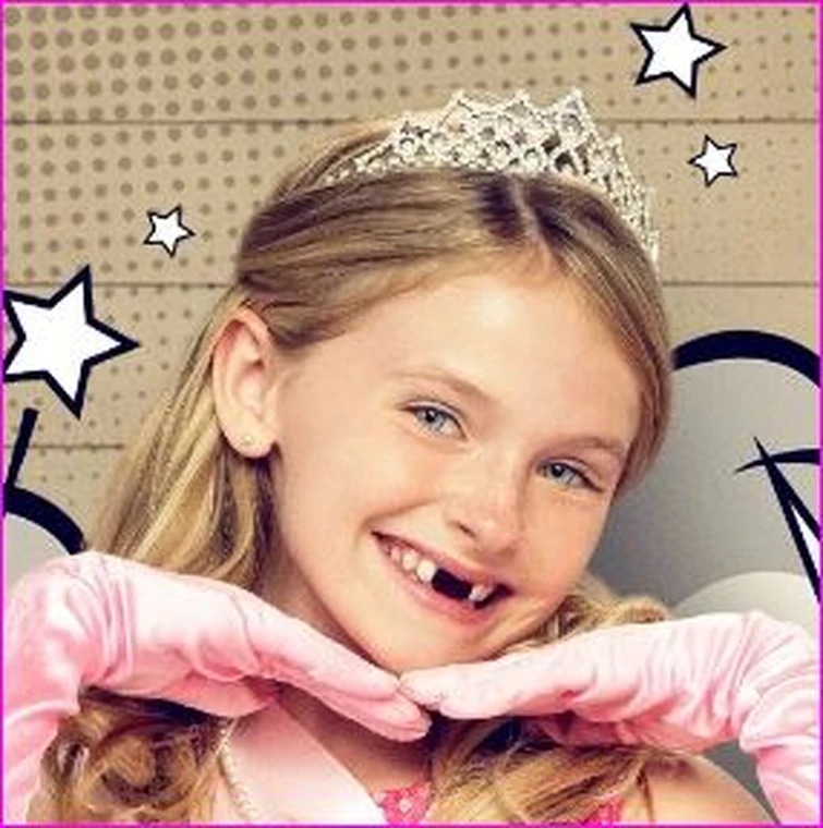 When i used to play My Talking Angela 2 i dressed her up like Lola👸🏼🎀 ...