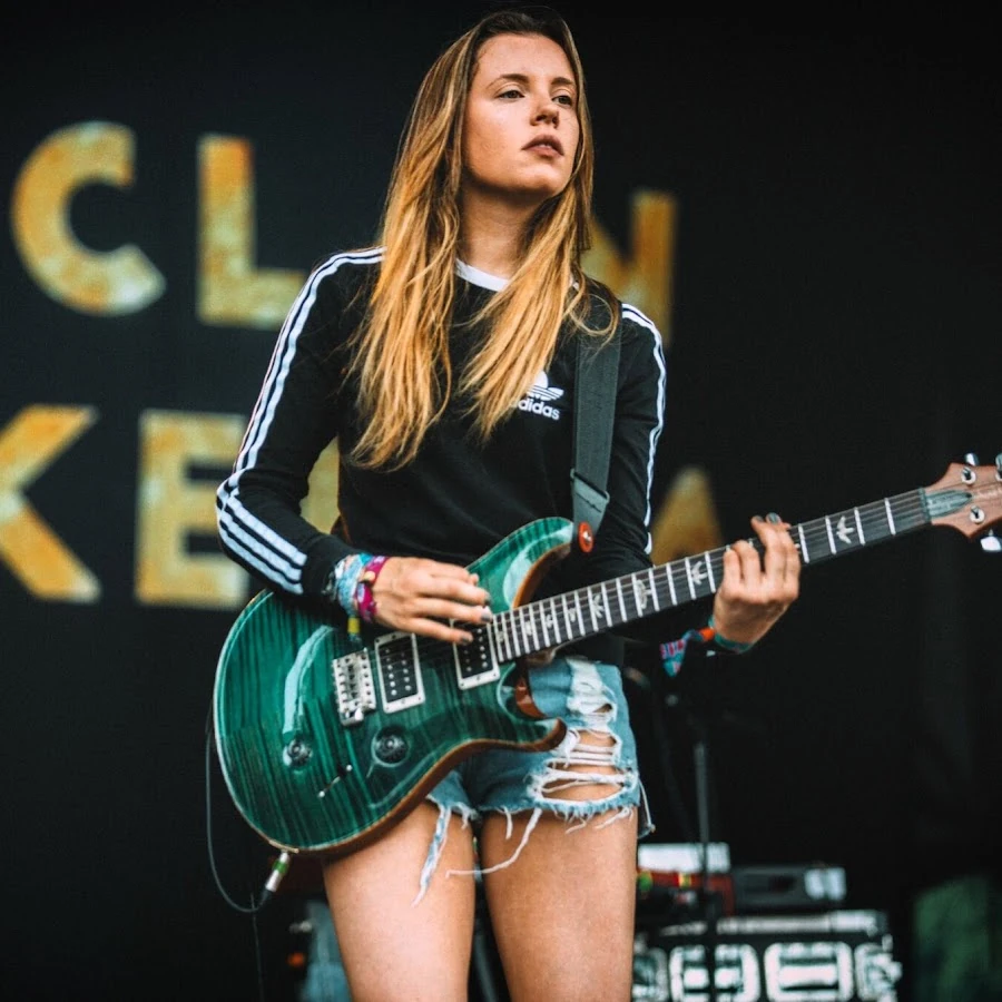 Isabel Torres | Declan McKenna Wiki | Fandom