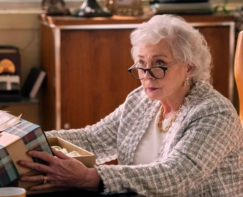 Dr. Keyes | Never Have I Ever Wiki | Fandom