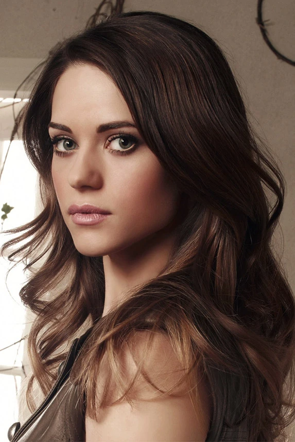 Emma Hayes | Wikia Definitivamente Bad Boy | Fandom