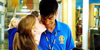 Sav-Holly J. Relationship | Degrassi Wiki | Fandom