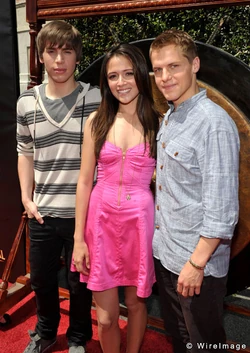 Jordan Gavaris Degrassi Jordan Gavaris | Roijoyeux