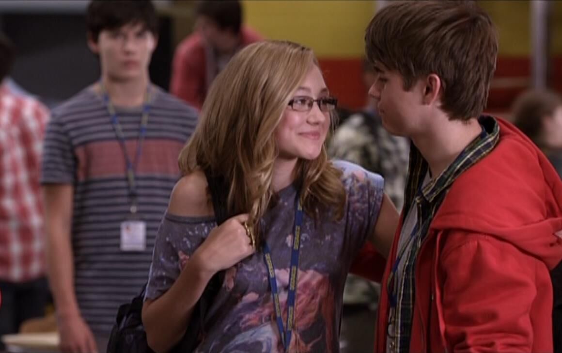 Degrassi Maya And Zig Kiss