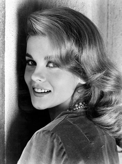 Josie Loveless | Deli's washington Wiki | Fandom