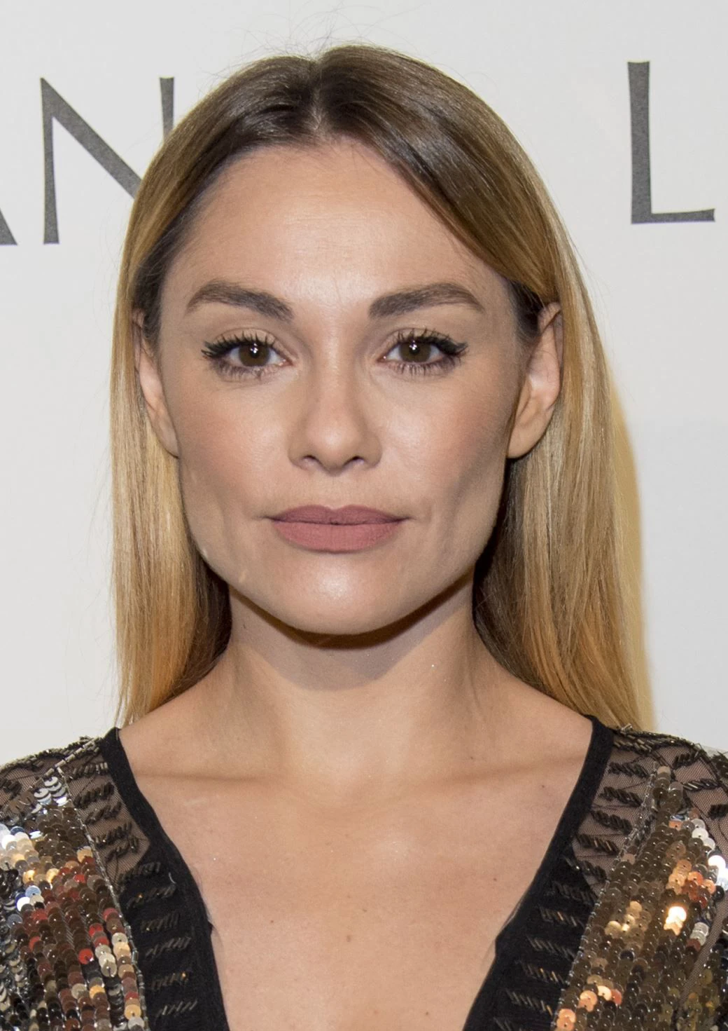 Joy Esther | Wiki Demain nous appartient | Fandom