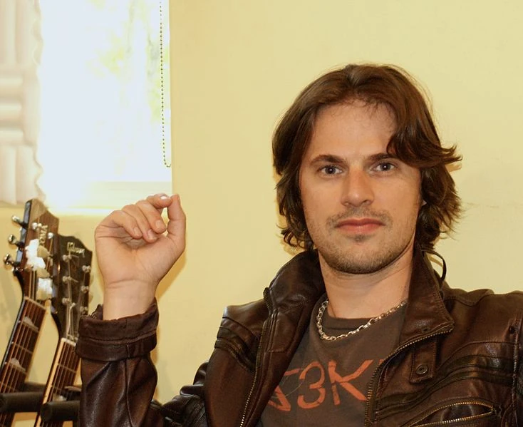 Isaac Hasson | Demi Lovato Wiki | Fandom