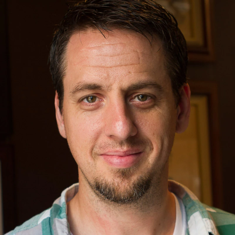 E. M. Gist | Wiki Depredador AVP | Fandom