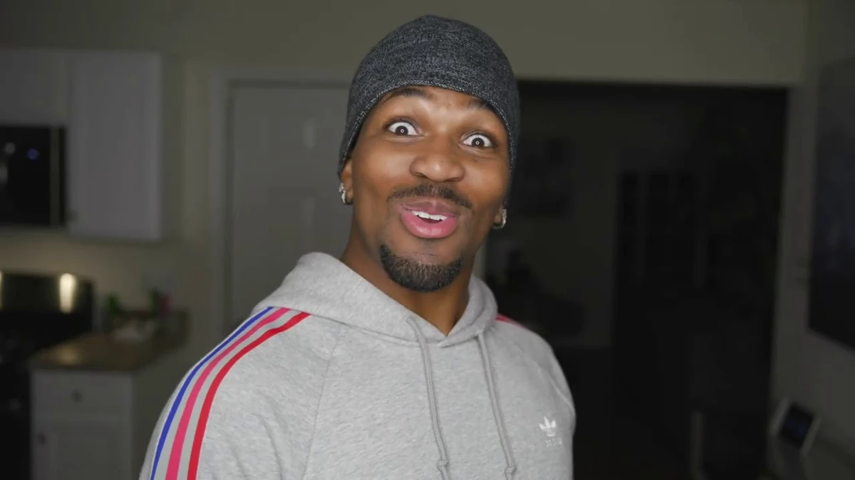 Aython Smith | Desmond Dennis Wiki | Fandom